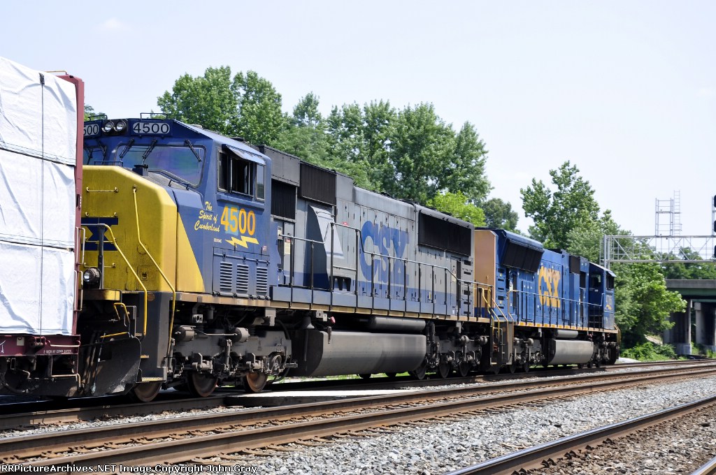 Q411-11 powered by CSXT 4765(SD70AC) and CSXT 4500(SD70MAC) Spirit of Cumberland